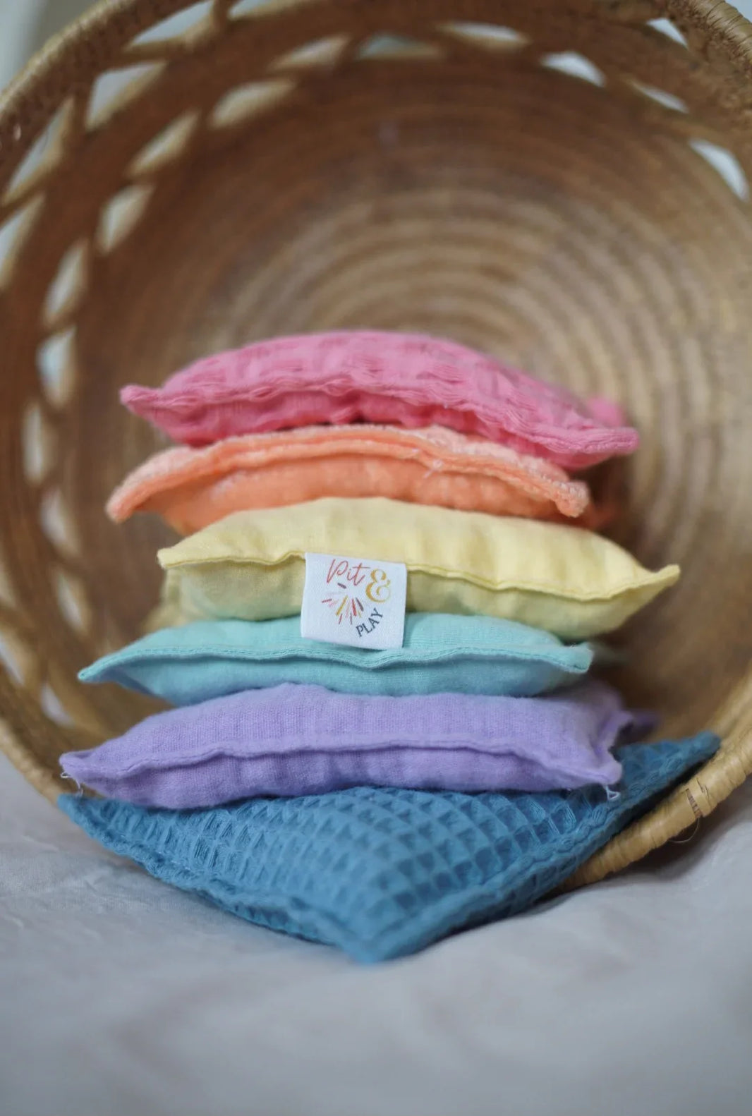 Sensorische pittenzakjes in Stapelstein kleuren 🌈 – Pit and play